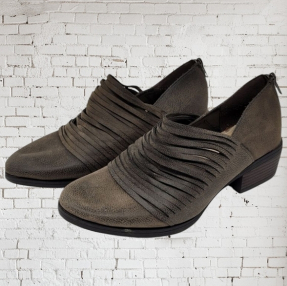 Pierre Dumas | Shoes | Pierre Dumas Short Ankle Booties Size 8 | Poshmark